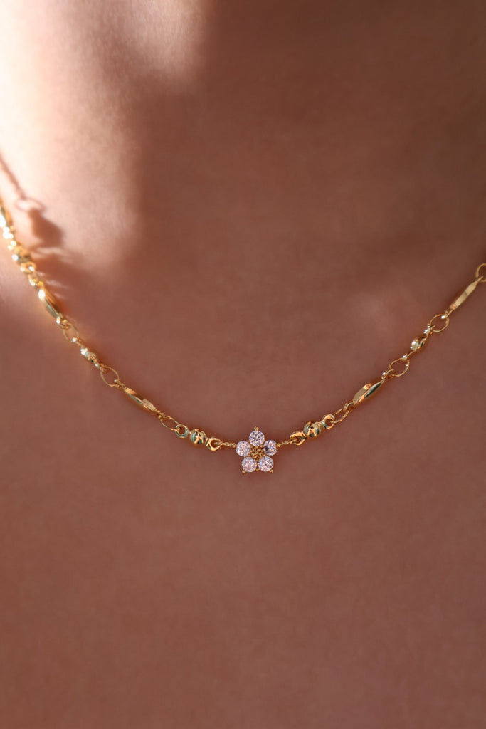 18K Real Gold Plated Diamond Flower Necklace – Cutethingscommin